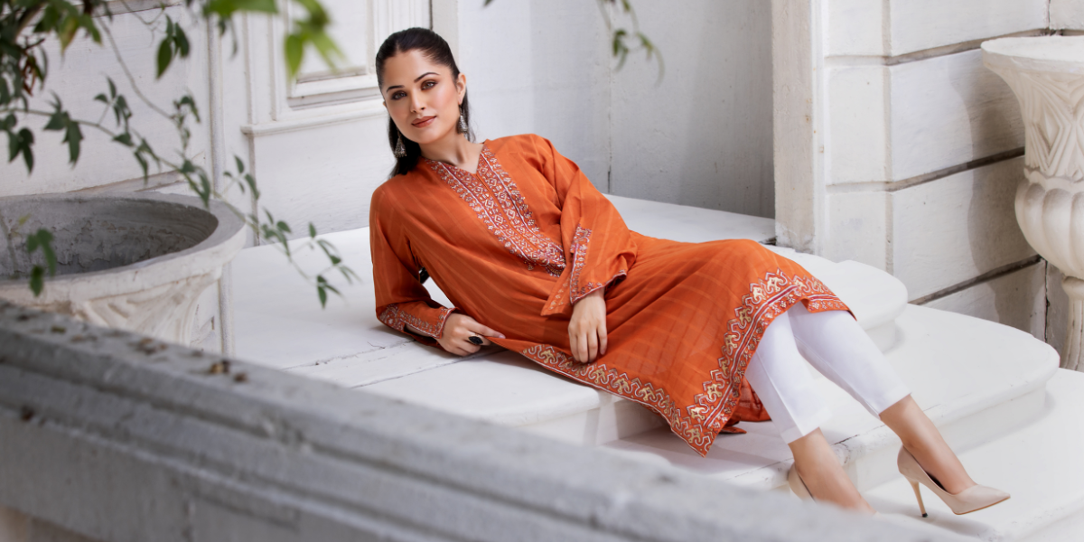 A Comprehensive Guide to Ready-Made Pakistani Traditional Suits in Dub ...